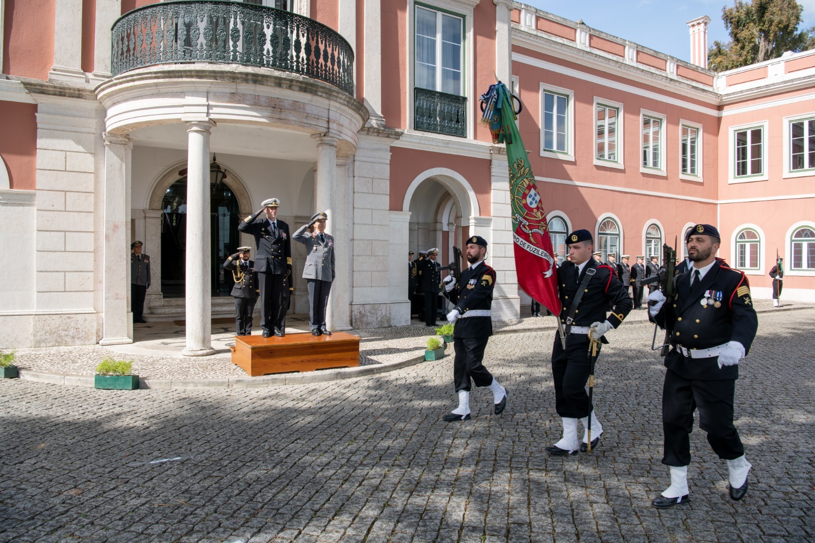Marinha recebe a visita do Chefe Estado-Maior-General das Forças Armadas