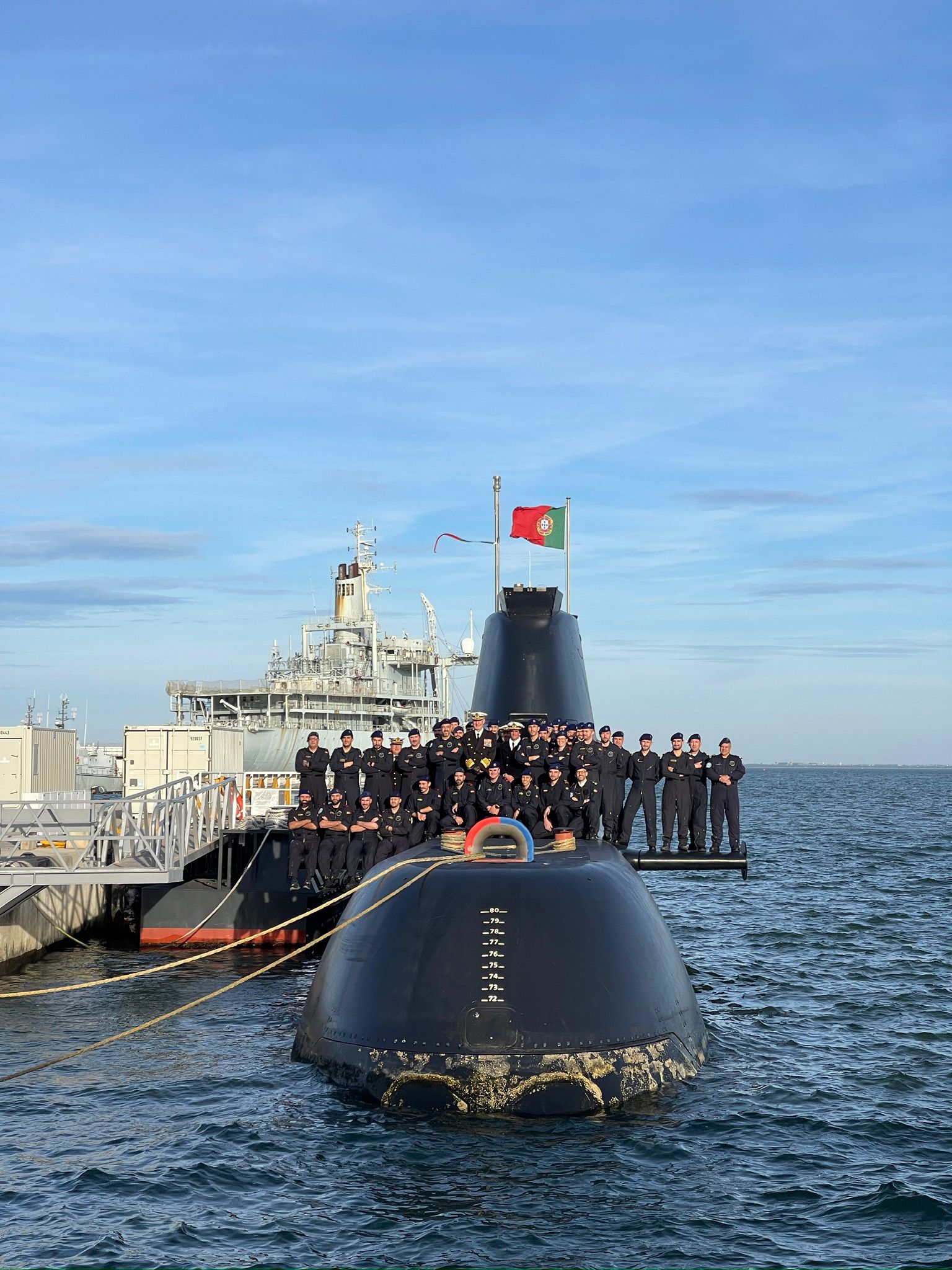 Submarino regressou após 71 dias em missão internacional