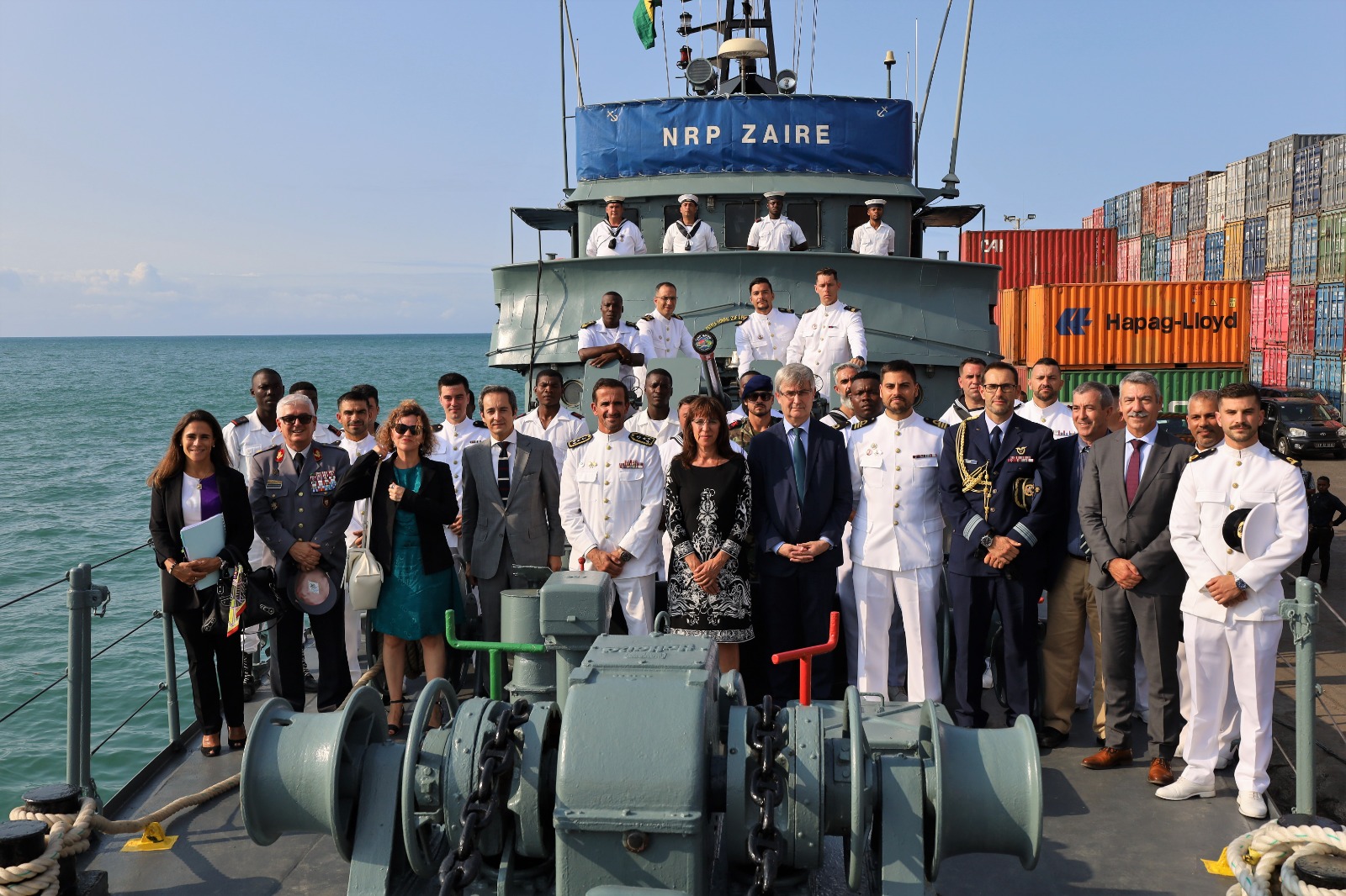 Navio da Marinha recebe visita da Ministra da Defesa Nacional