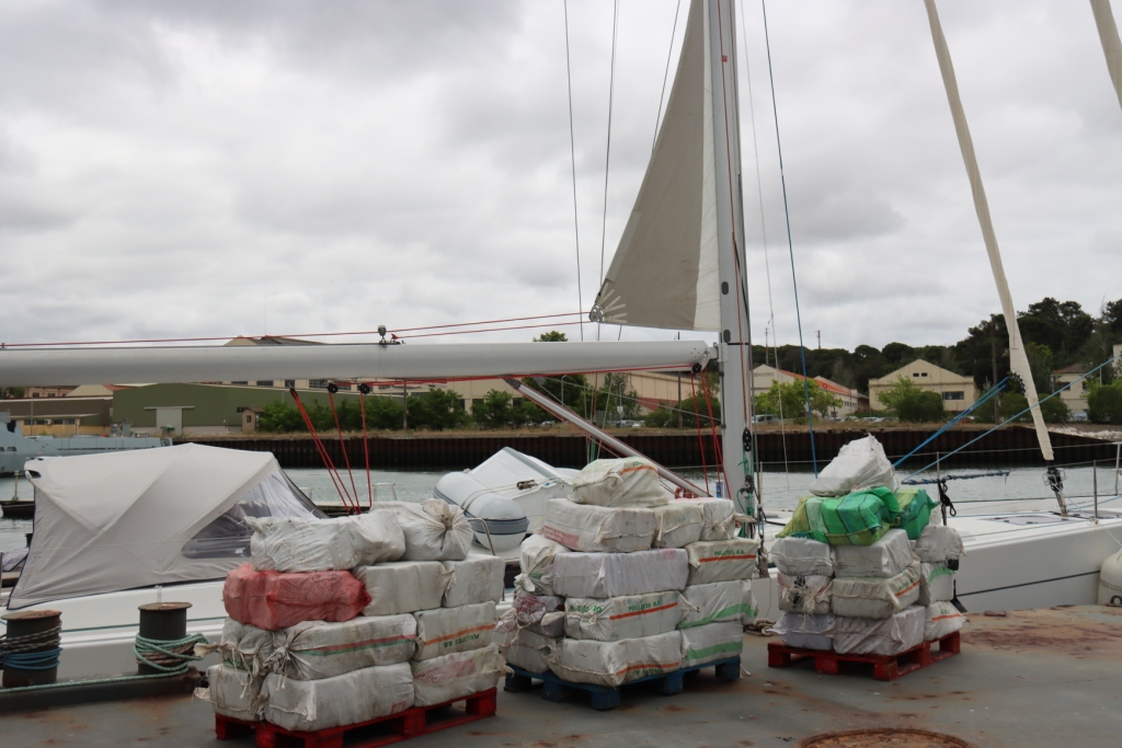 Marinha colabora no combate ao tráfico de estupefacientes